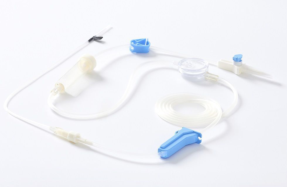 Infusionsset mit Filter zur Vorbeugung von Partikel-Kontamination ...