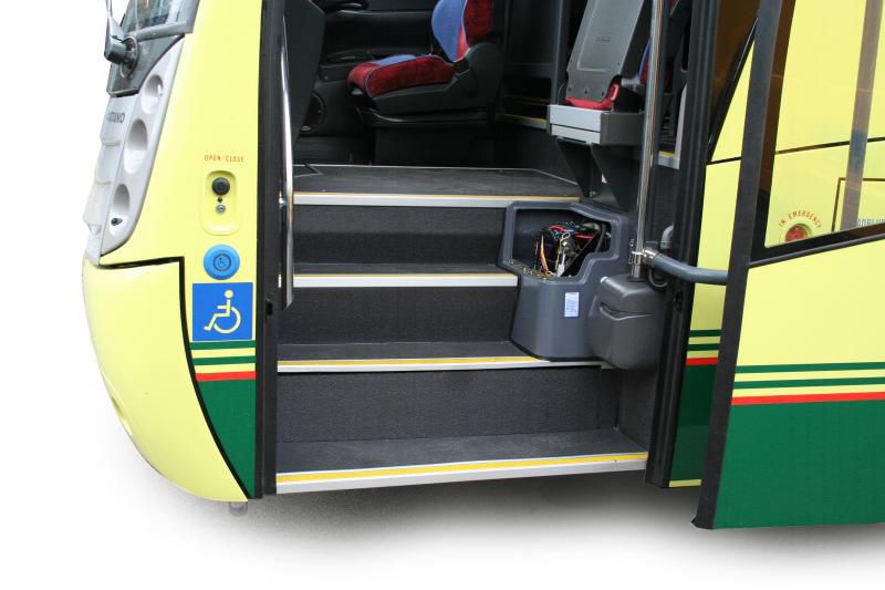 Rollstuhl-Hebebühne - Access™ Coach Front Entrance - Mobility Networks ...
